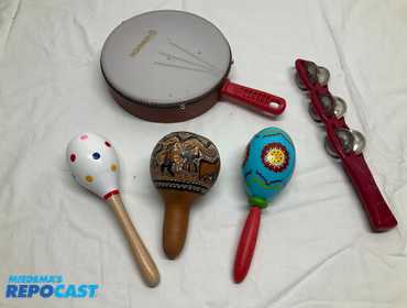 Repocast.com® | Lot of (5) Childrens Instruments.