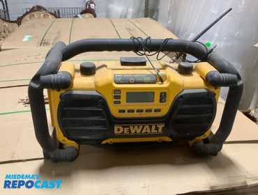 Repocast.com® | DeWalt DC012 Work site Charger/ Radio....