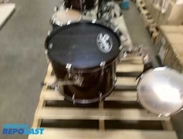 Repocast.com® | Squire by fender drum set