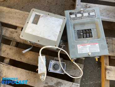 Repocast.com® | Lot of (2) Electrical panel and...