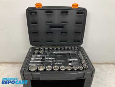 Repocast.com® | Gear wrench 1/2" socket set with box.