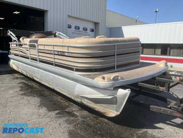 Repocast.com® | 2005 Godfrey Sanpan 2500FE Boat
