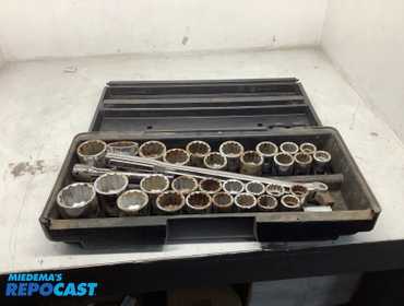 Repocast.com® | Craftsman 33 Piece Socket Set With...