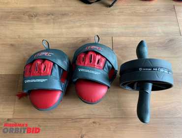 Orbitbid.com® | (1) pair of UFC hand pads, stitching...