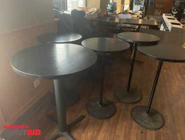 Orbitbid.com® | Lot of 8 assorted tables, includes 7...