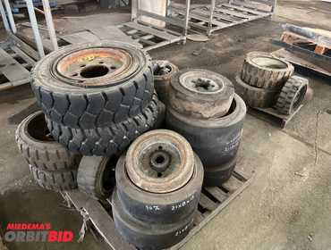 Orbitbid.com® | Large lot of (2) skids with assorted...