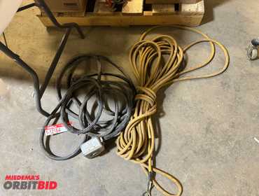 Orbitbid.com® | Lot of (2) heavy duty extension cords,...