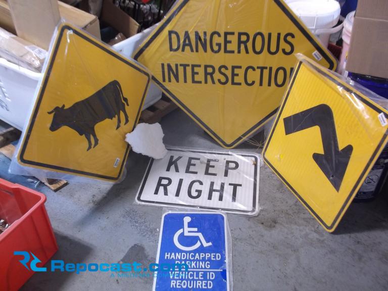 Repocast.com® | Lot of 5 New Traffic Signs, (1)...