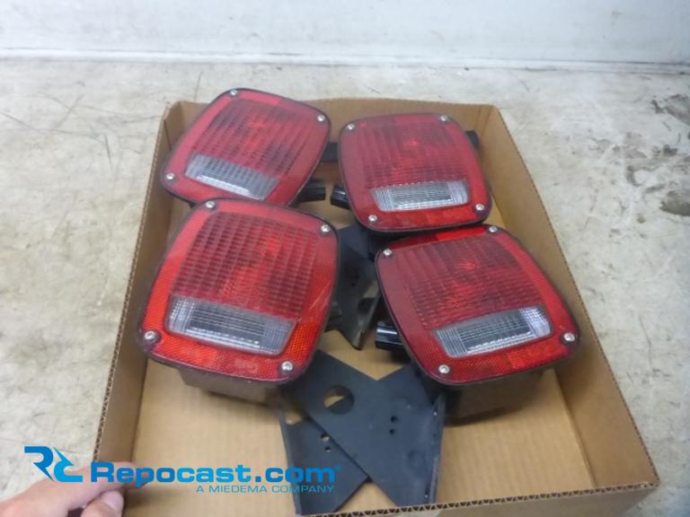 Repocast.com® | OEM Ford Tail Light