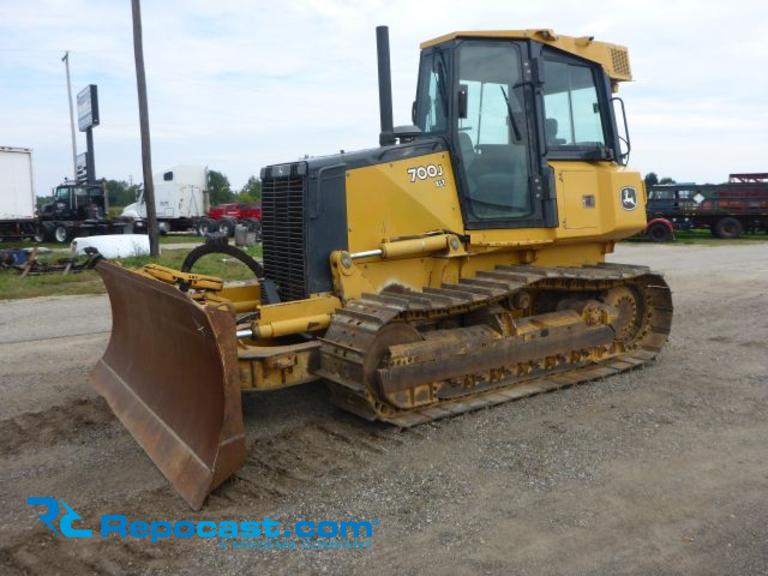 Repocast.com® | 2007 John Deere 700J XLT Dozer