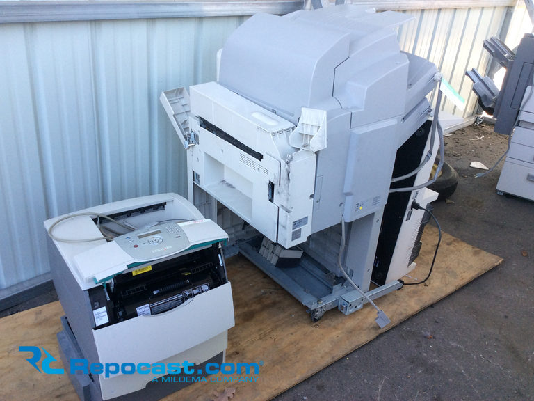 Repocast.com® | Lot of (2) printers, (1) Lexmark T642,...