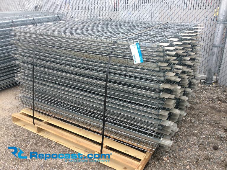 Repocast.com® | Lot of approximately (24) wire metal...