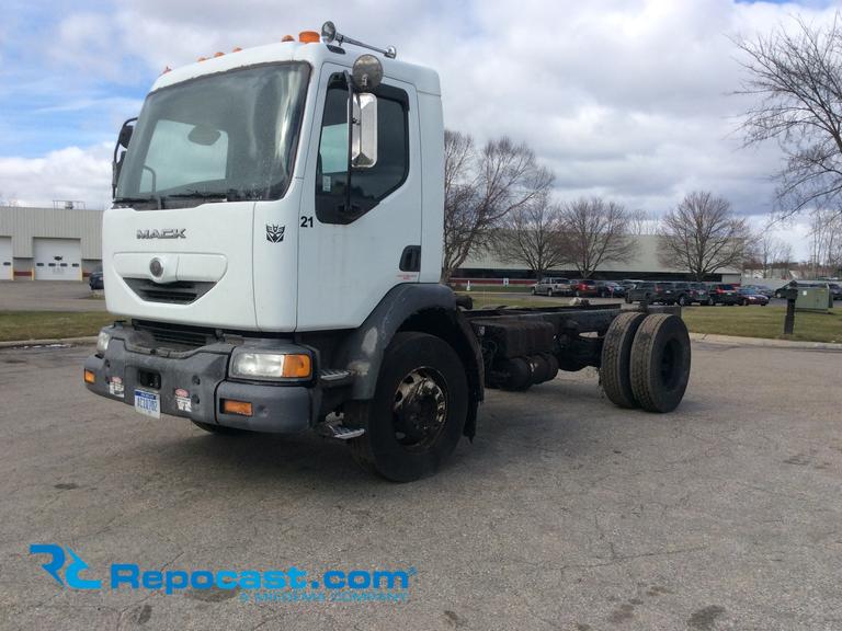 Repocast.com® | 2002 Mack MV322 VG6AF05BX2B550385