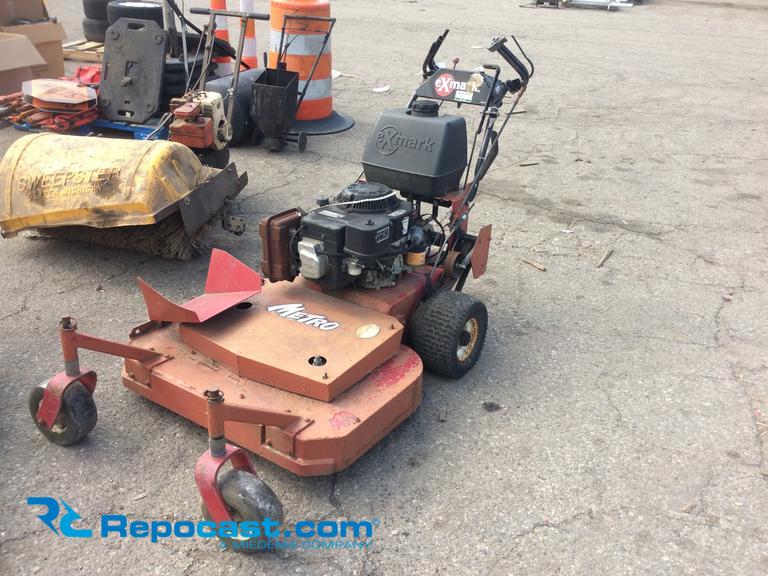 Repocast.com® | Exmark Metro walk behind mower,