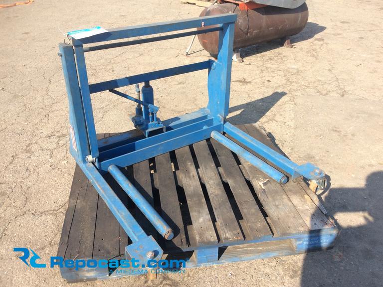 Repocast.com® | Ausco semi tire lift, model#2-83, 1500...