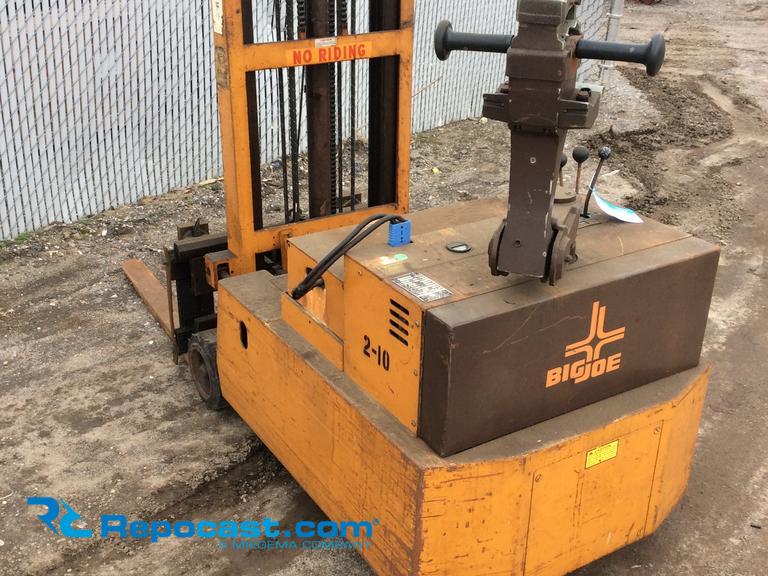 Repocast.com® | Lot of (1) Big Joe, model PDC-15-106,...