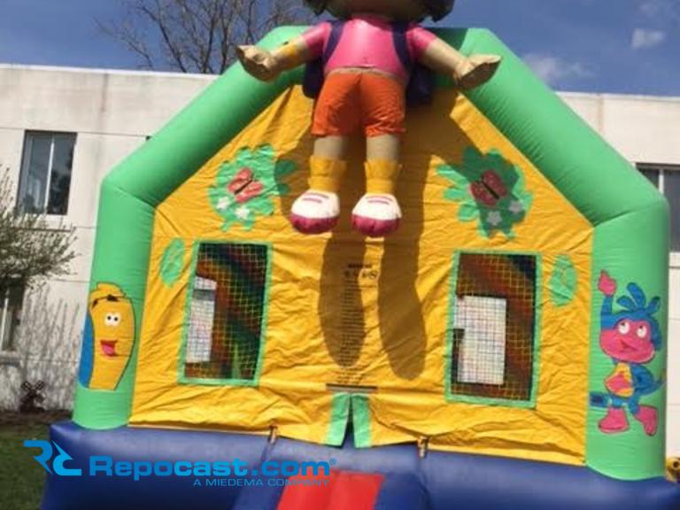 Repocast.com® | Dora the Explorer inflatable bounce...