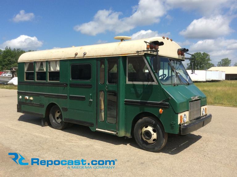 Repocast.com® | 1992 GMC School Bus Conversion