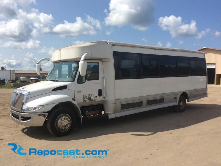 Repocast.com® | 2006 International 3200 Passenger Bus...