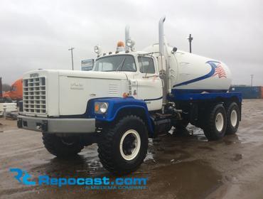 Repocast.com® | 1964 FWD Tractioneer Tanker Truck...