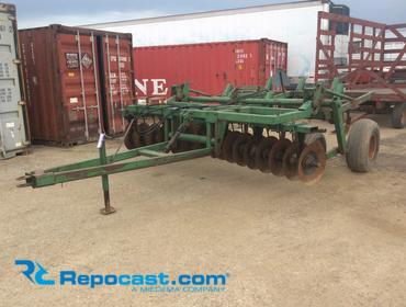 Repocast.com® | 11’ Wide Disc Chisel Plow. (7) Chisel...