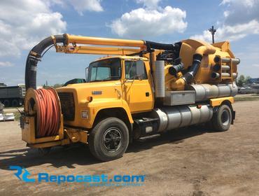 Repocast.com® | 1992 Ford L8000 Vactor 2110 Vac Truck...