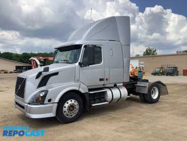 Repocast.com® | 2007 Volvo VN Series Single Axle Semi...