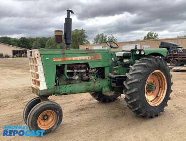 Repocast.com® | 1964 Oliver 1800 Tractor with Hydra...