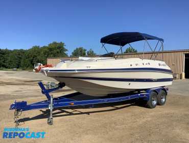 Repocast.com® | 2002 Larson 213 Escape Deckboat