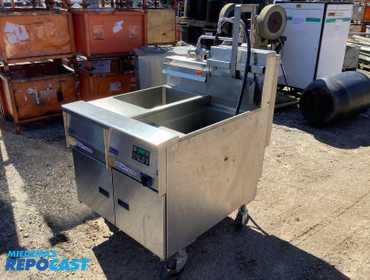 Repocast.com® | Pitco double fryer, model #s SSPE14...