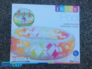 Repocast.com® | New Intex swim center Pinwheel Pool....