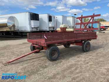 Repocast.com® | 14’ Wood Flatbed Hay Wagon, J&M...