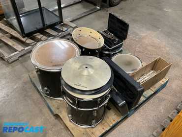 Repocast.com® | Skid lot of musical instruments...