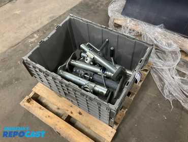 Repocast.com® | Plastic Tote with (6) Trailer Jacks,...