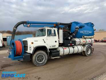 Repocast.com® | 1993 Ford L8000 Vactor 2100 Series Vac...