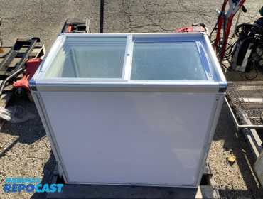 Repocast.com® | Chest refrigerator with dual pan...