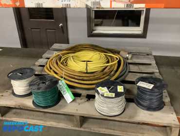 Repocast.com® | Lot of miscellaneous electrical cords...