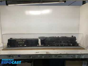 Repocast.com® | (1) wooden Santa Fe” train display,...