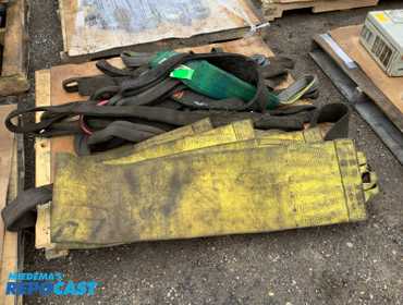 Repocast.com® | Skid lot of various straps and rope...