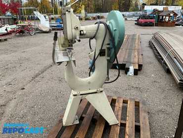 Repocast.com® | Bostitch metal wire stitcher