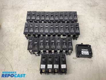 Repocast.com® | Lot of (31) Siemens single pole 20 amp...