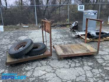 Repocast.com® | Lot of (2) L-Carts with steel frames...