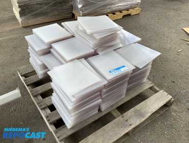 Repocast.com® | Skid lot of approx. (350) plexiglass...