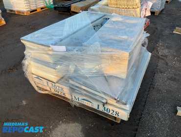 Repocast.com® | Skid lot of various display assets,...