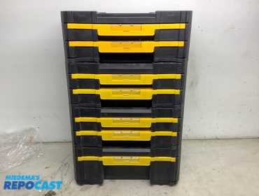 Repocast.com® | Lot of (1) DeWalt Nestable Small Parts...
