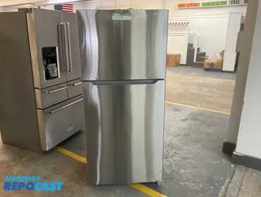 Repocast.com® | Insignia NS-RTM18SS2-Refrigerator/Freezer