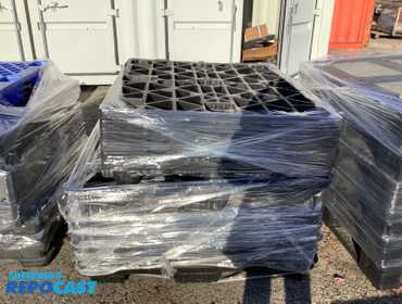 Repocast.com® | Lot of Plastic Skids