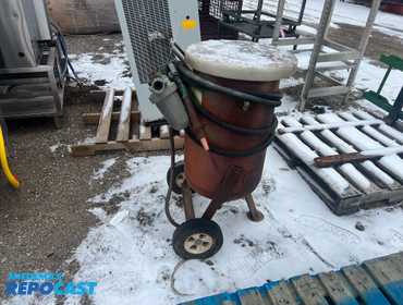Repocast.com® | HEAVY DUTY SAND BLASTING SAND POD WITH...