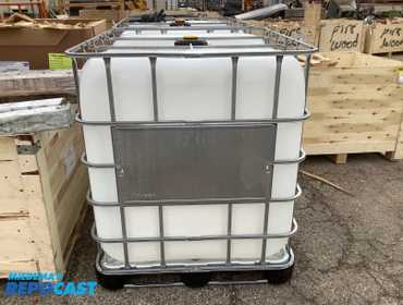 Repocast.com® | A Mauser 275 gallon ibc cage tote ...