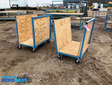 Repocast.com® | Lot of (2) metal frame carts on...